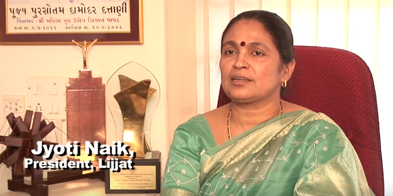 These Rural Female Entrepreneurs did wonder without knowing English | Aaj Ki Naari