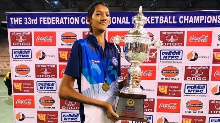 Poonam Chaturvedi Famous for Her Height, India’s Tallest Ever Women ...